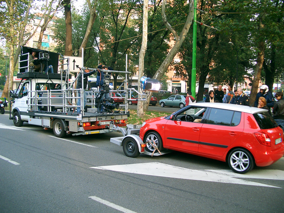 TWO WHEELED PNEUMATIC TROLLEY | Movie People